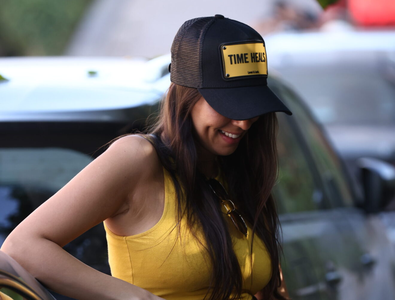 Time Heals – Unisex Trucker Cap - Levai & Loris